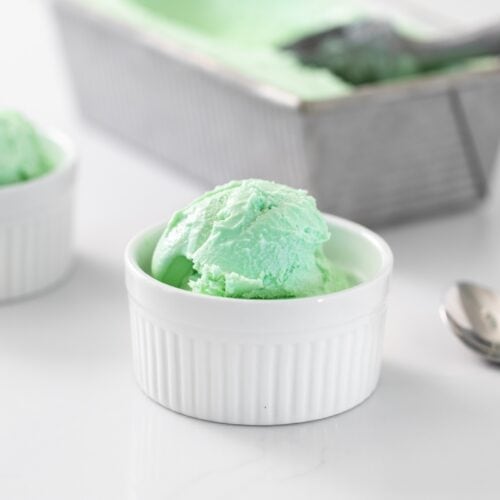 Crème de Menthe Ice Cream Recipe - Wyse Guide