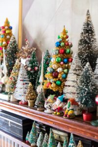 My Holiday Home Decor This Year - Wyse Guide