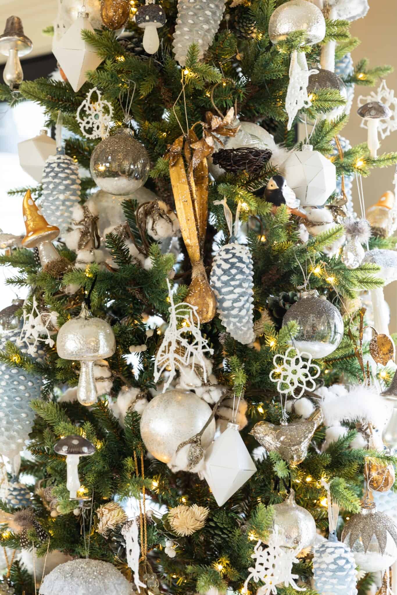 My Holiday Home Decor This Year - Wyse Guide