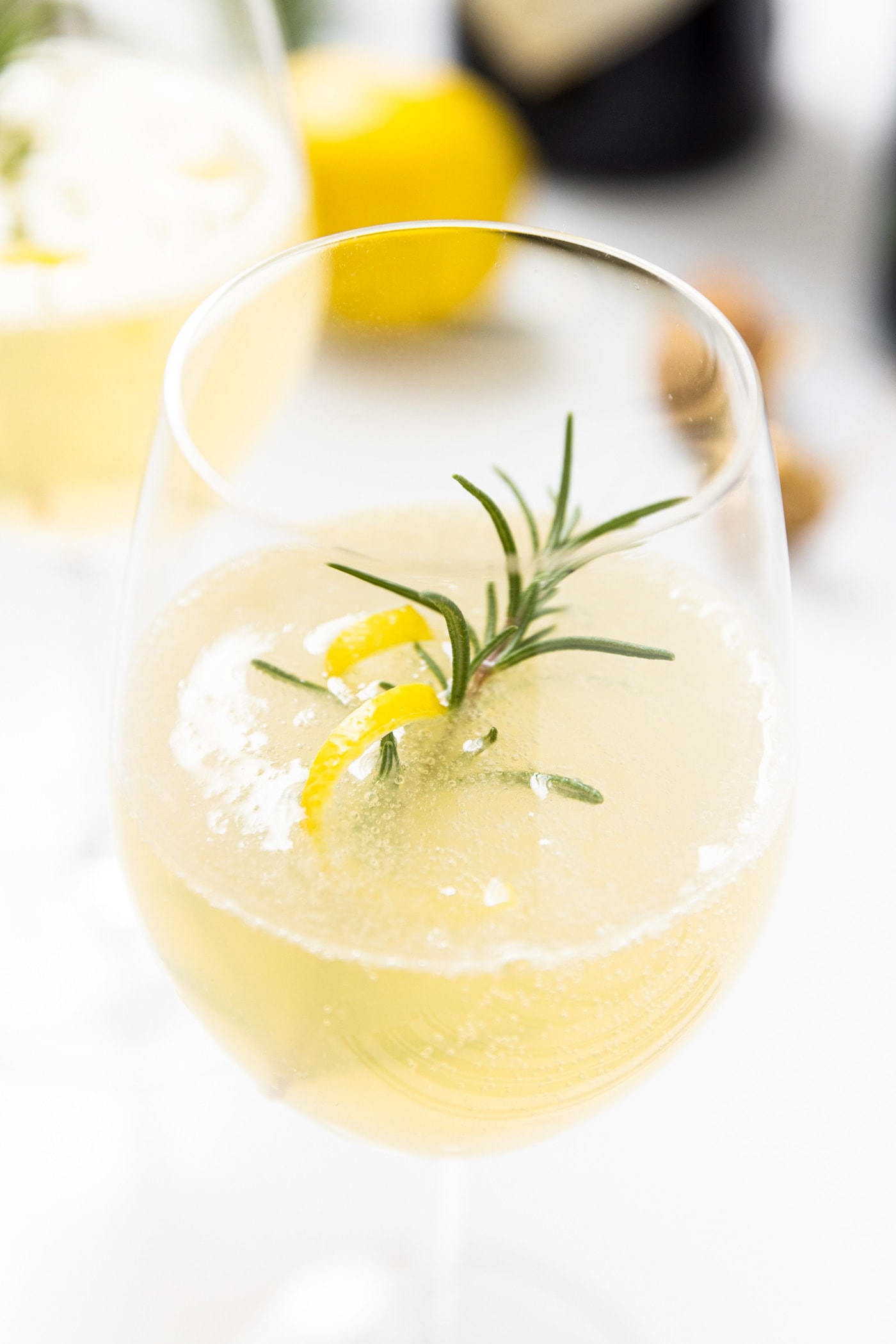 French 75 Cocktail Recipe - Wyse Guide