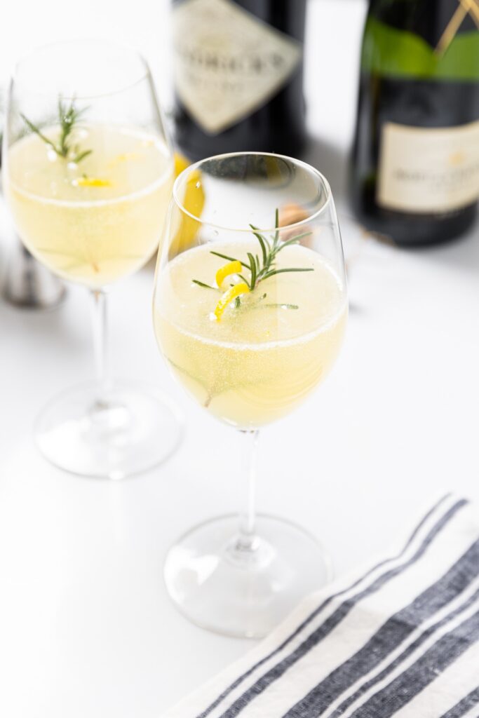 French 75 Cocktail Recipe - Wyse Guide