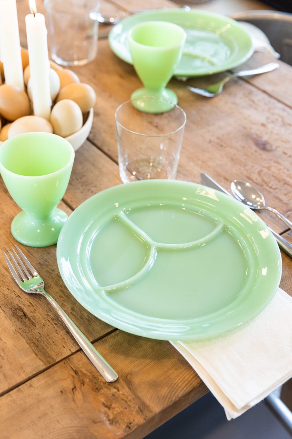 How to Create a Spring Table without Flowers - Wyse Guide