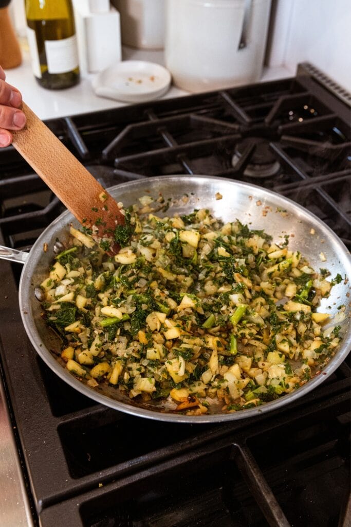 Kale, Fennel & Apple Pork Roulade - Wyse Guide