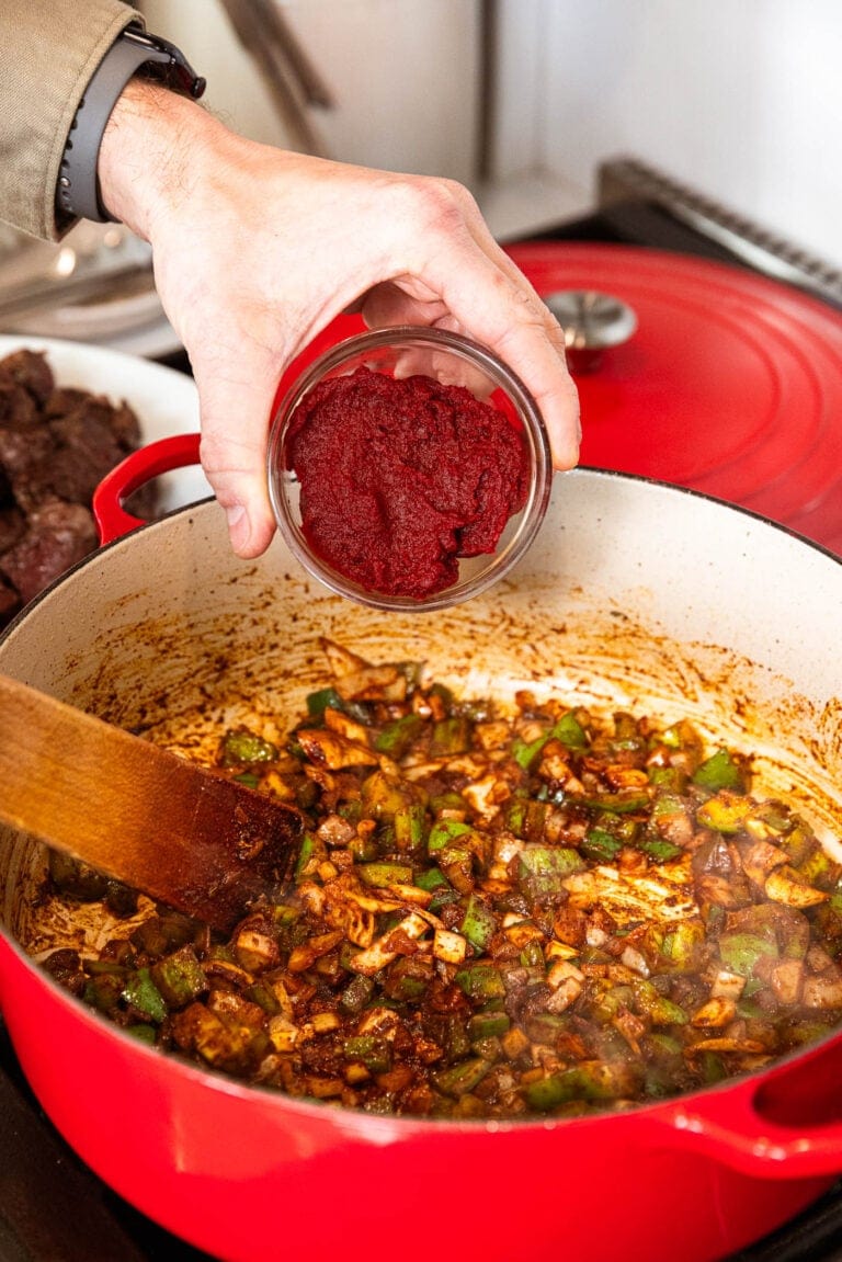 Chili con Carne Recipe (No Beans) - Wyse Guide