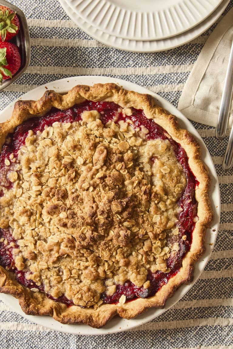 Roasted Strawberry Rhubarb Pie Recipe - Wyse Guide